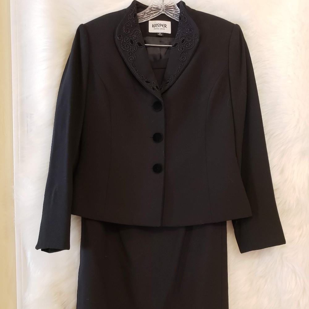 Elegant Classic Black Suit By Kasper - Size 6p - Gem